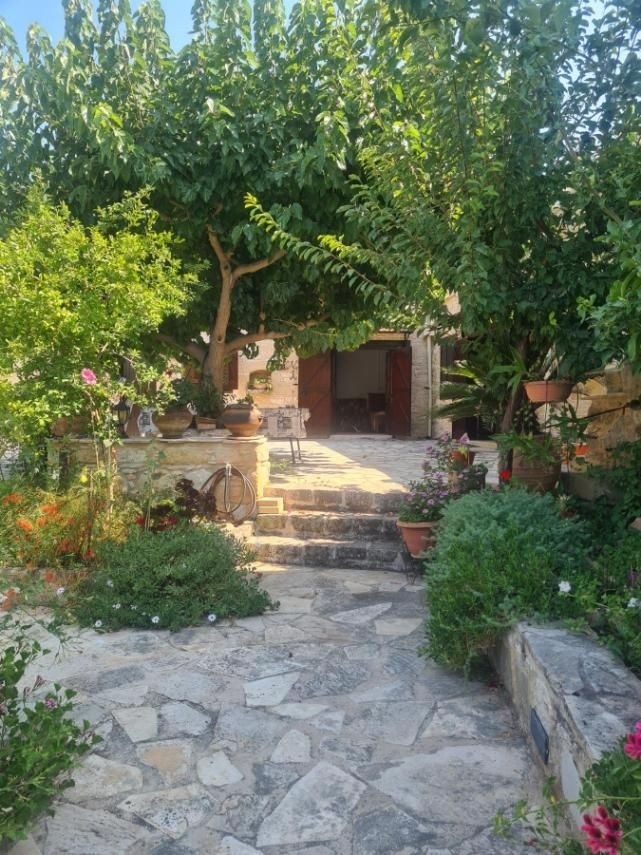 2 Bedroom House for Rent in Giolou, Paphos District €1000 - INDEX.cy